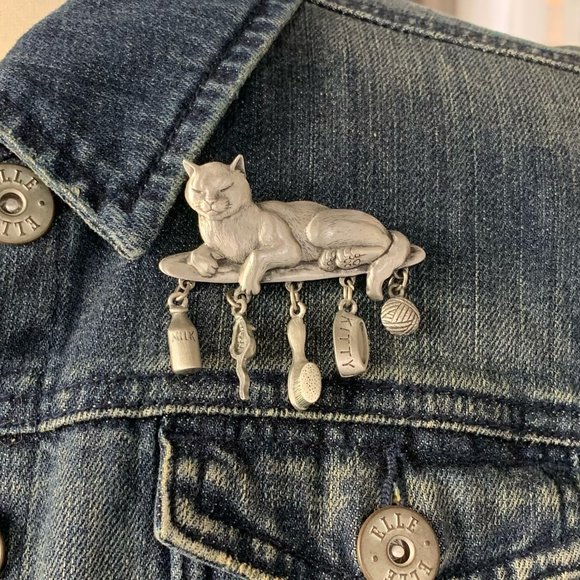 Spoontiques | Jewelry | Spoontiques Pewter Dangle Cat Pin Brooch | Poshmark